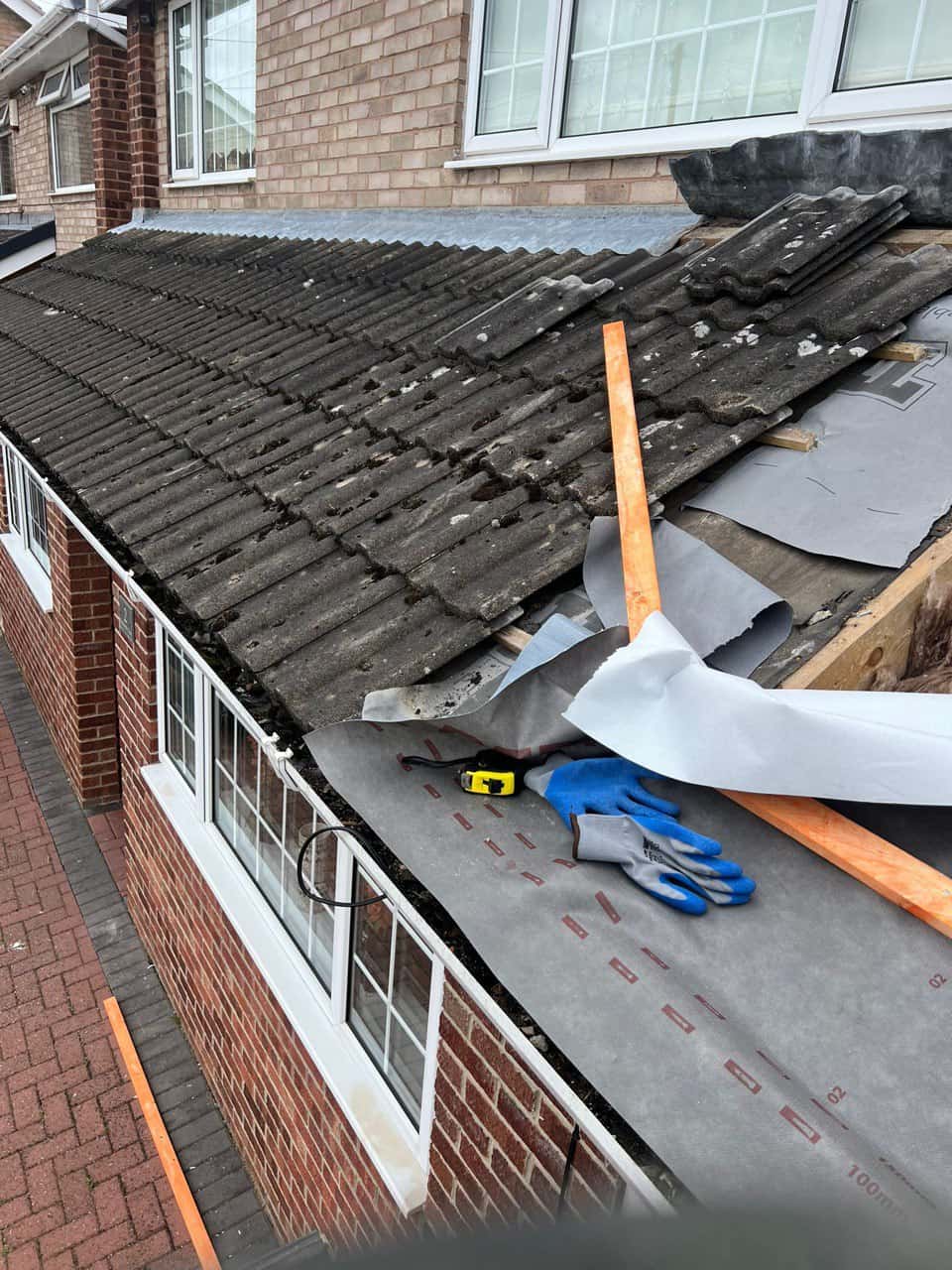 Emergency Roof Repair Solutions for Skylights - Rowley Regis Roofing ...